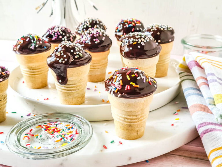 Mini-Kuchen für Kinder im Waffelbecher, super saftig | Rezept