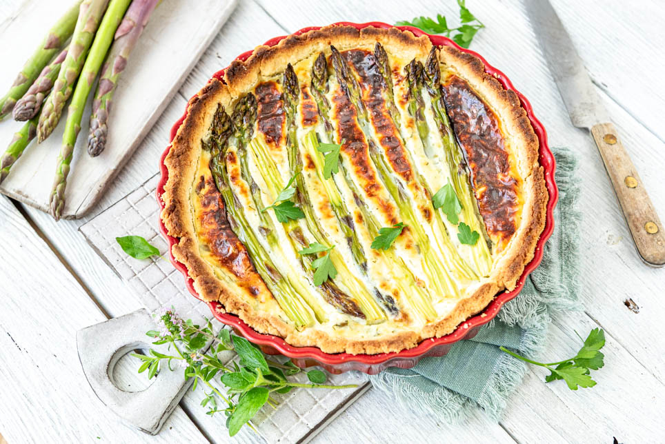 Spargelquiche Rezept – herzhaft, mit grünem Spargel & Käse