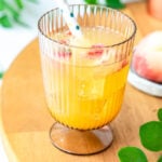 Peach Perfect Spritz - der perfekte Sommerdrink mit Pfirsich | Rezept